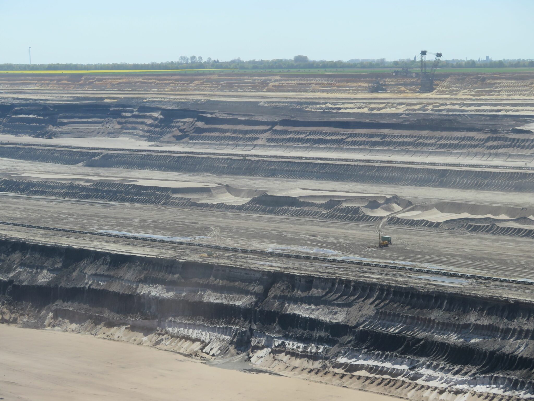 Wie funktionert ein Braunkohlentagebau | Abgebaute Landschaft